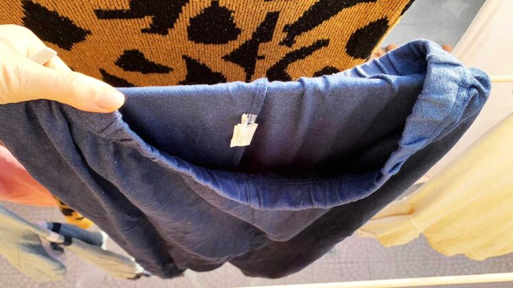 Tecniche furbe per stendere i vestiti in modo da non stirarli